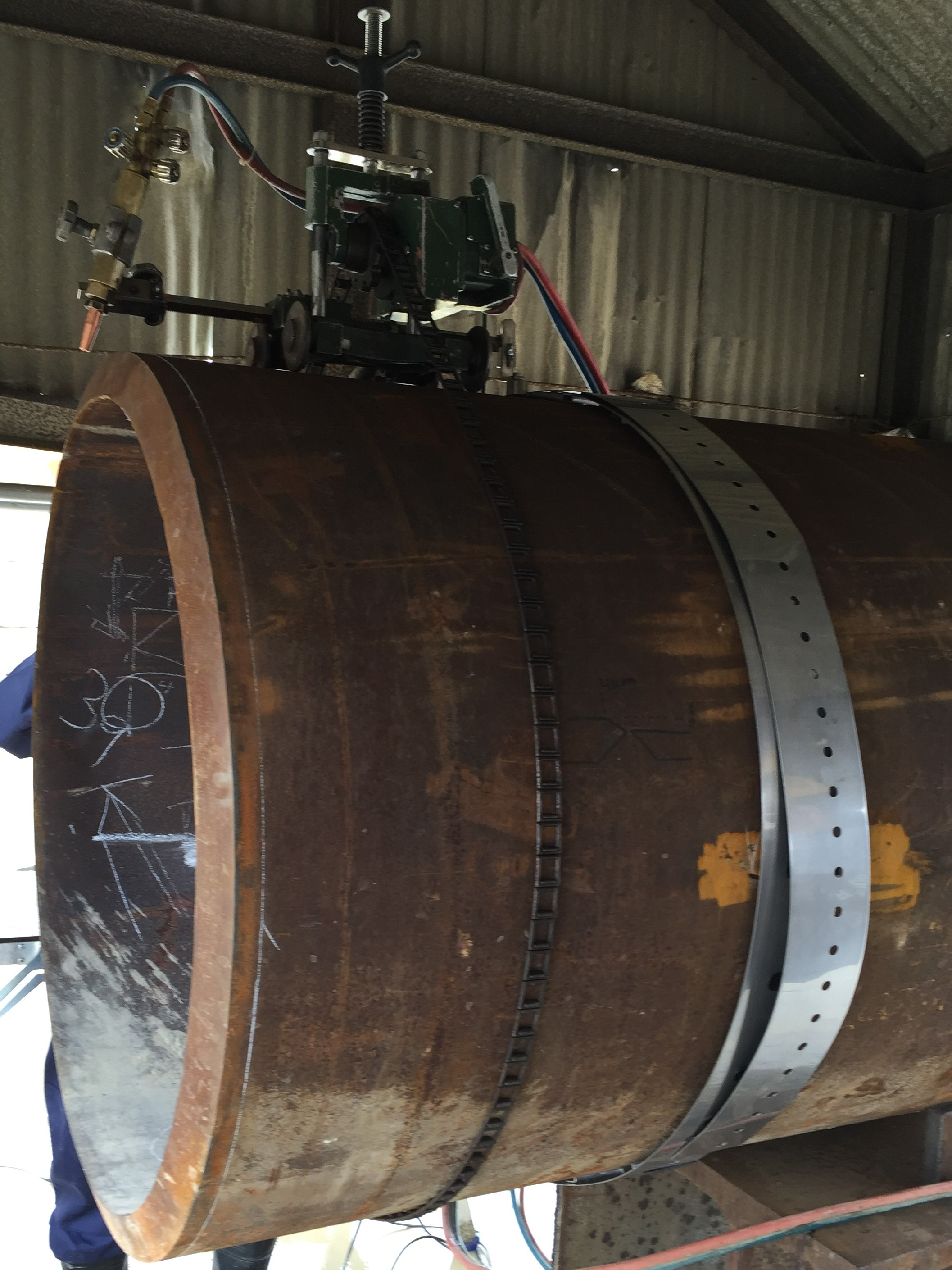 Dimension adjustment of 50mm-thick offshore jacket leg prior to ...